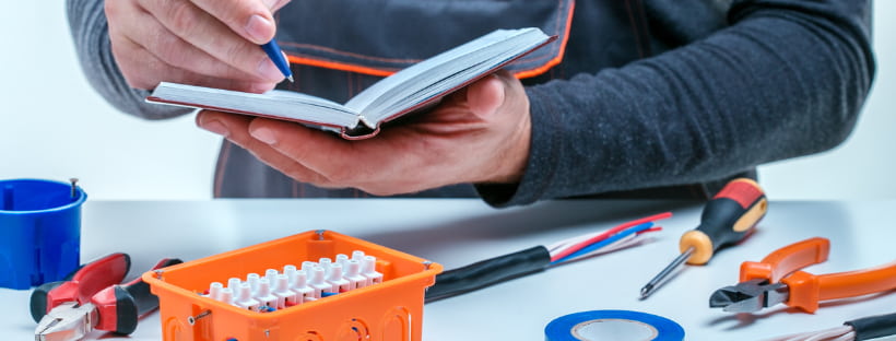 7 Questions to Ask an Electrician Before Hiring Them